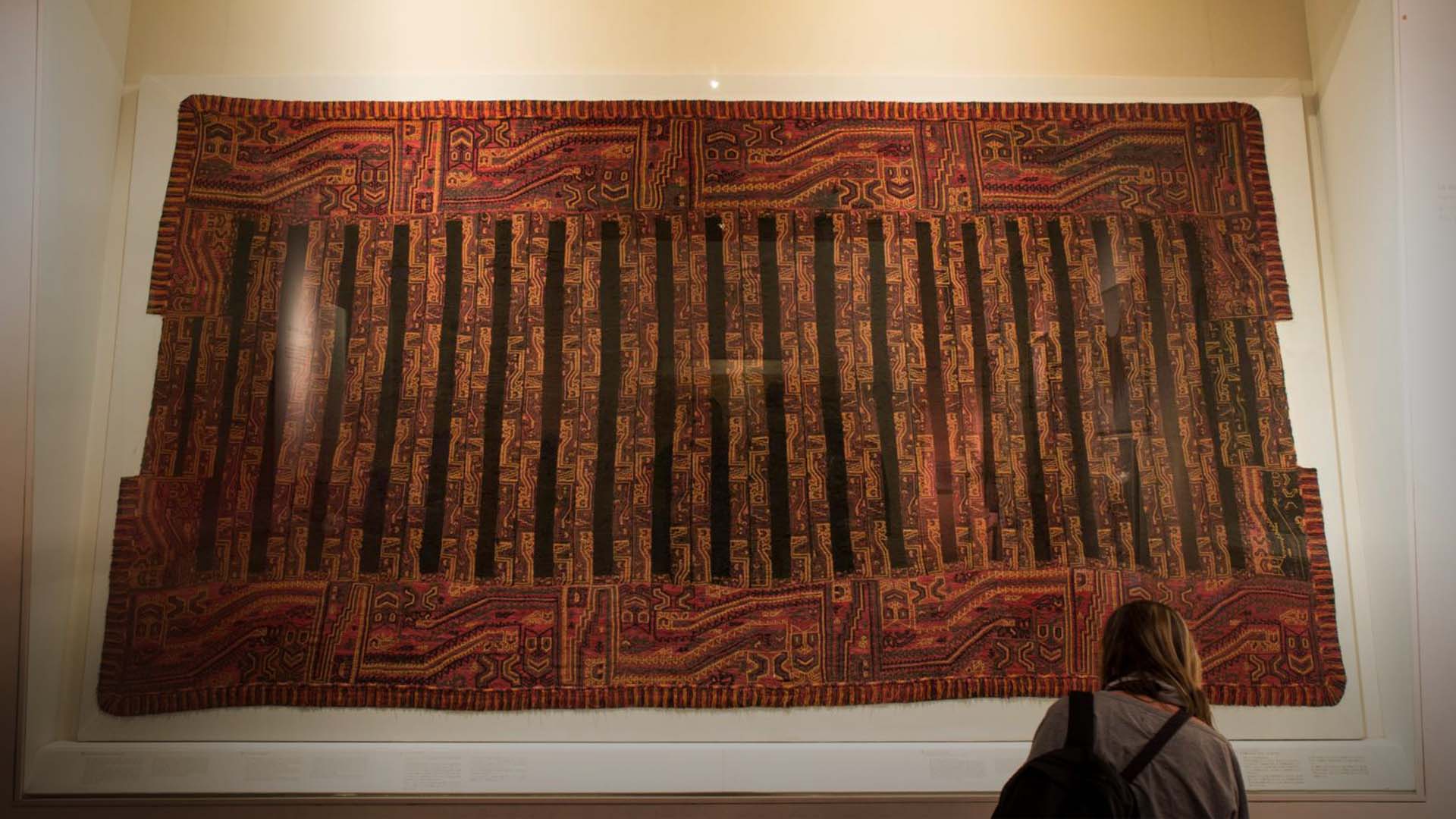 Manto Paracas, legado textil de una de las culturas más importantes del ...