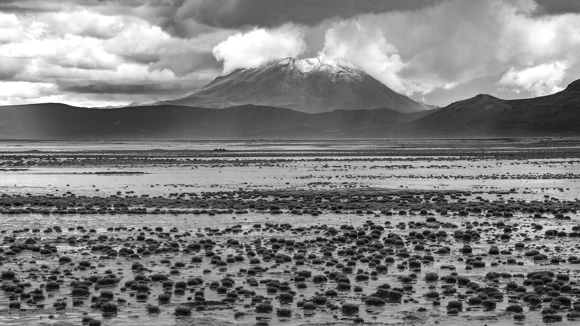 Ubinas volcano eruption