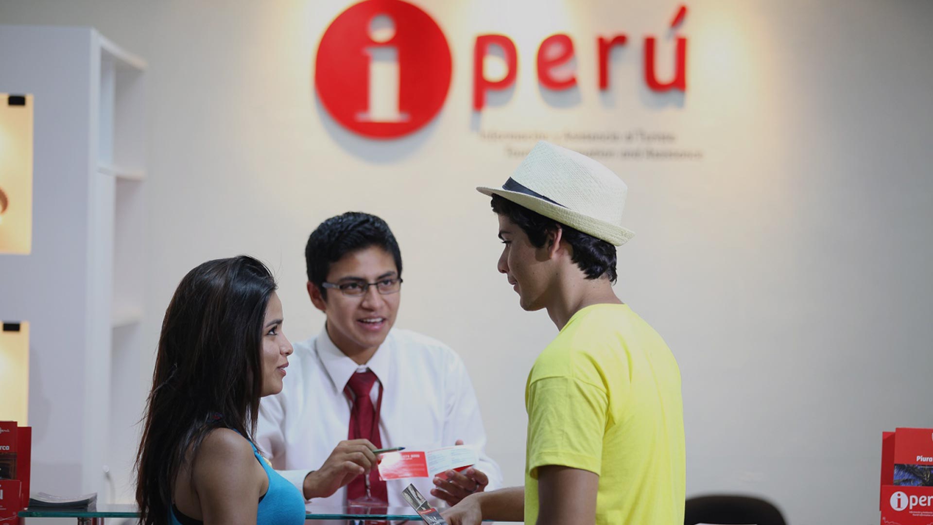 PROMPERÚ recuerda el WhatsApp de IPERÚ para orientar a los viajeros