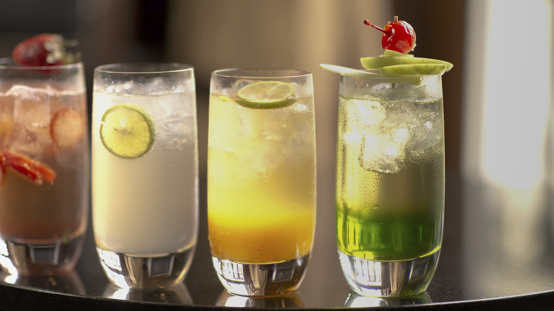 Il pisco, la bevanda bandiera del Perù, in risalto su rivista italiana