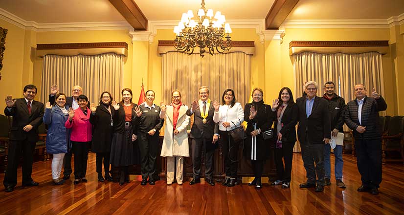 PROMPERÚ firma convenio para fortalecer asistencia a turistas a través ...